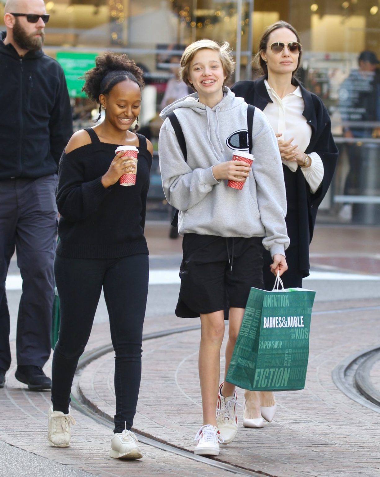 Shiloh Jolie-Pitt skończyła 14 lat - tata jest z niej bardzo dumny ...